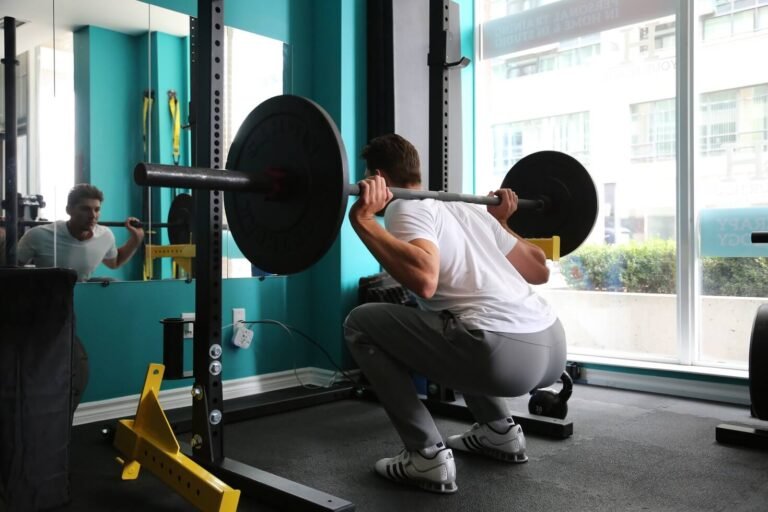 What is the Average Squats for a 17-Year-Old? | Trainrightmuscle